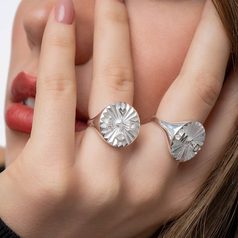 Tyra Initial Medallion Ring - Silver - Oak & Luna